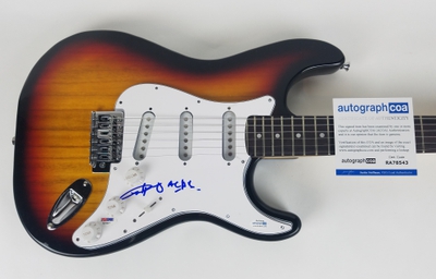 Angus Young Autograph Profile by RACC - Angus Young Autographs, Signing ...