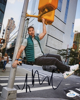 Luke Macfarlane Autograph Profile by RACC - Luke Macfarlane Autographs ...