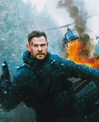 Chris Hemsworth Autograph Profile by RACC - Chris Hemsworth Autographs ...