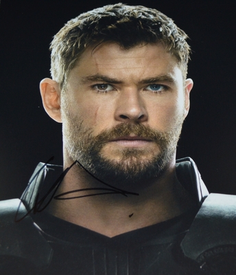 Chris Hemsworth Autograph Profile by RACC - Chris Hemsworth Autographs ...