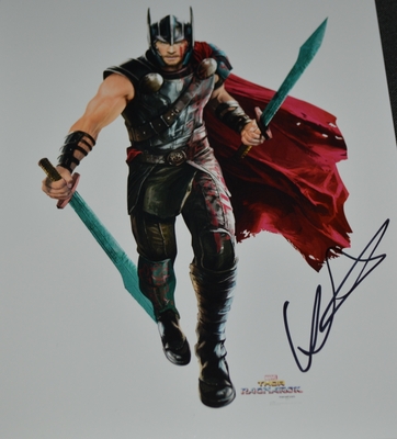 Chris Hemsworth Autograph Profile by RACC - Chris Hemsworth Autographs ...