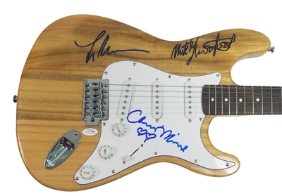 Lindsey Buckingham Autograph Profile by RACC - Lindsey Buckingham ...
