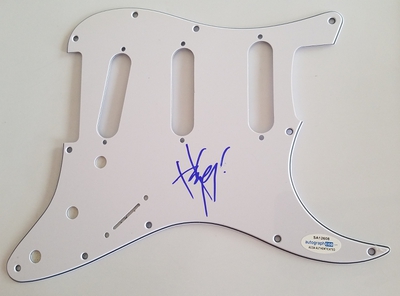 Hayley Williams Autograph Profile by RACC - Hayley Williams Autographs ...