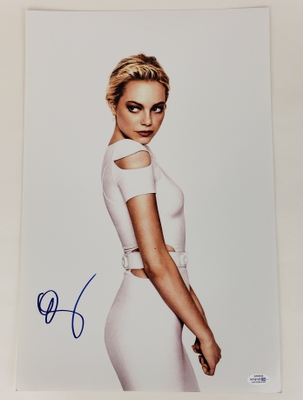 Emma Stone Autograph Profile by RACC - Emma Stone Autographs, Signing ...