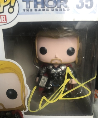 Chris Hemsworth Autograph Profile by RACC - Chris Hemsworth Autographs ...