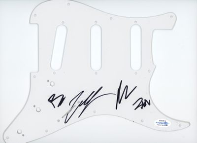 M. Shadows Autograph Profile by RACC - M. Shadows Autographs, Signing ...