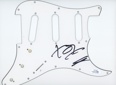 Gerard Way Autograph Profile by RACC - Gerard Way Autographs, Signing ...