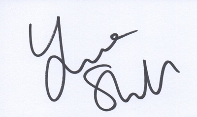 Yvonne Strahovski Autograph Profile by RACC - Yvonne Strahovski ...